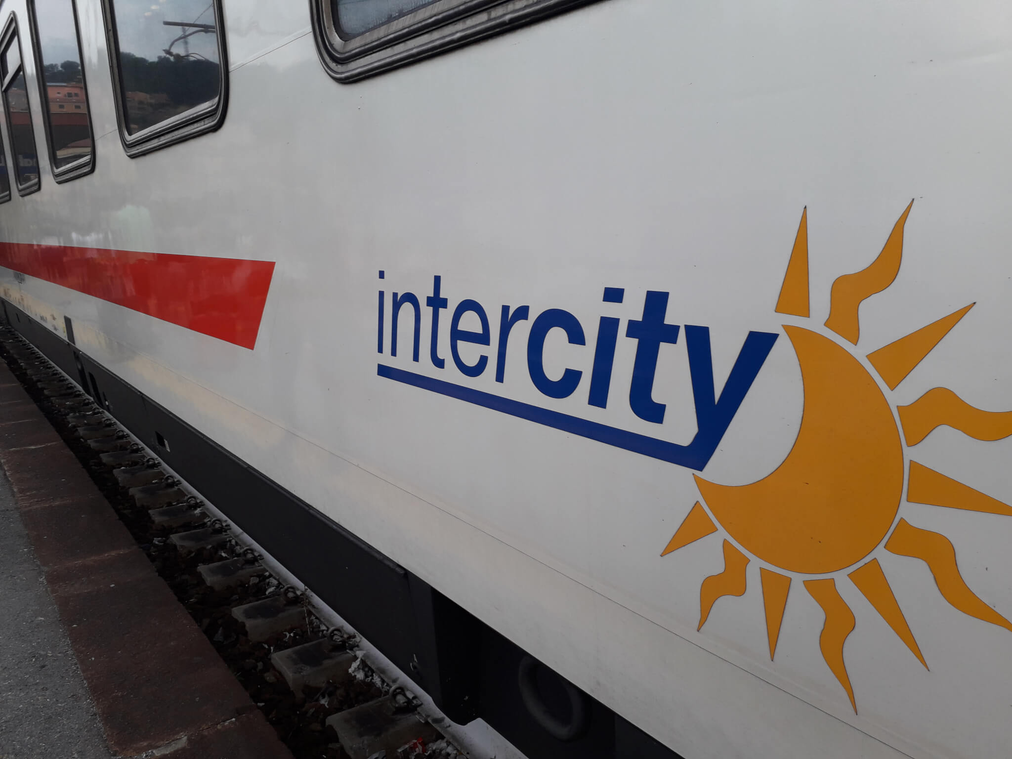 Firmati i decreti per nuovi treni Intercity e per gli autobus elettrici ...
