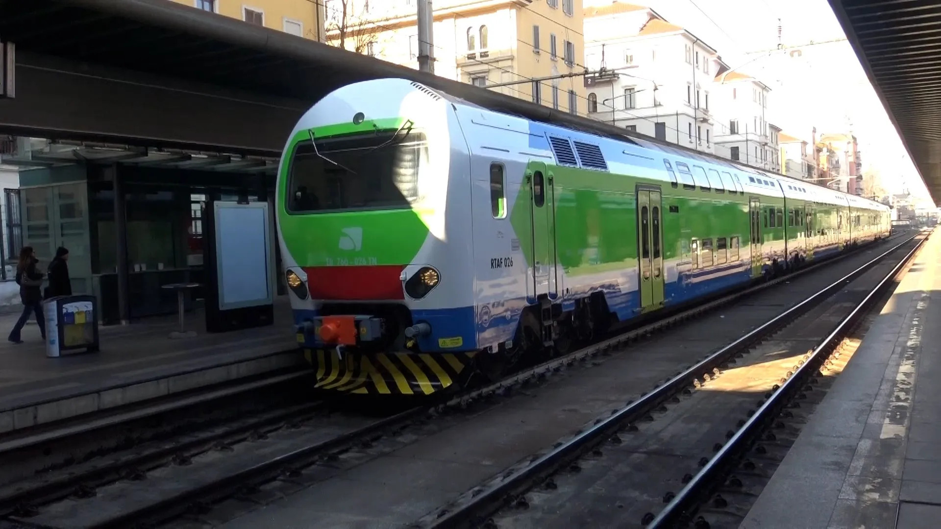 Milano: FNM e Trenord hanno presentato il primo treno TAF completamente ...